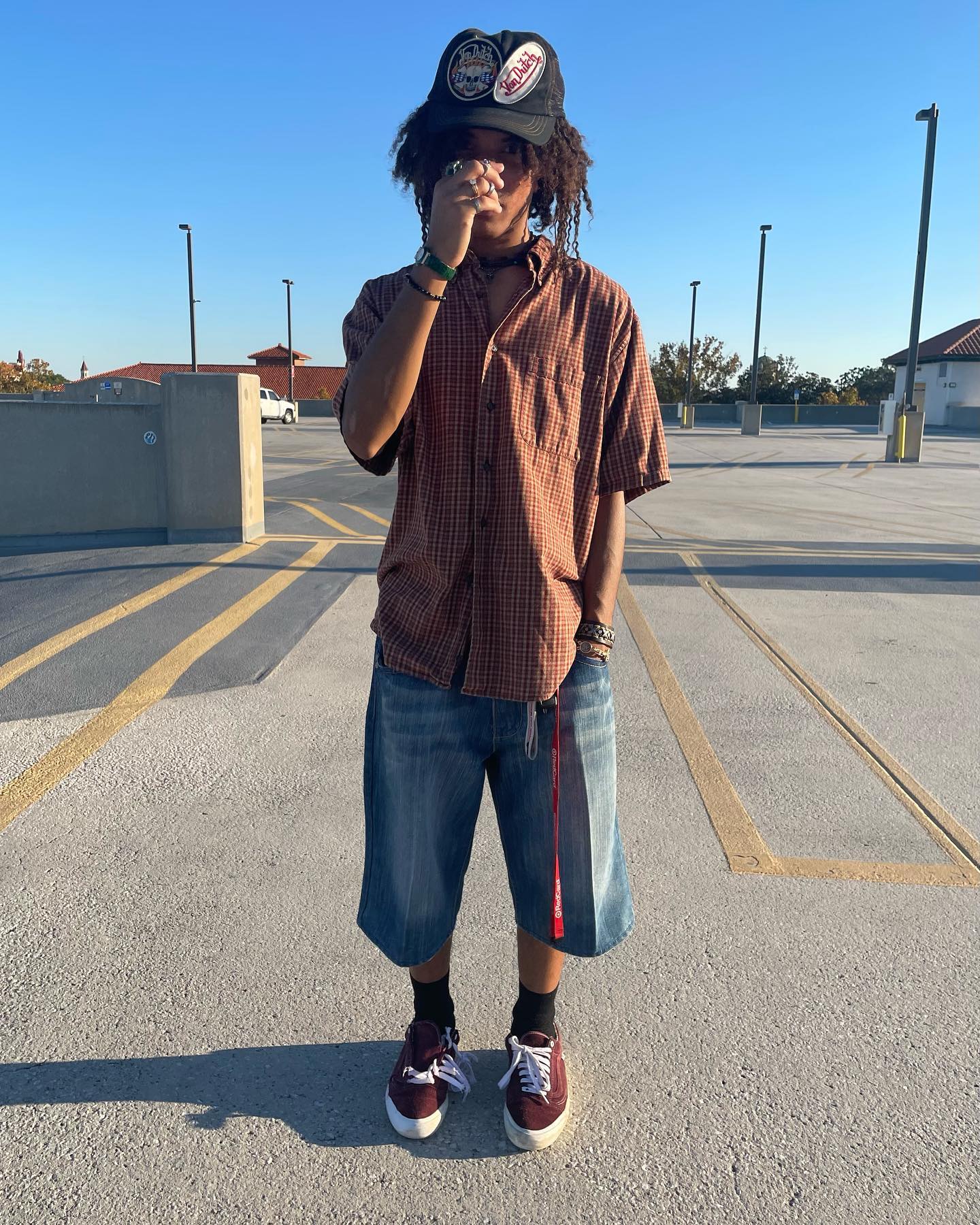 “JORTS” เทรนด์ตัวพ่อที่ใครๆ ก็แมทช์ได้